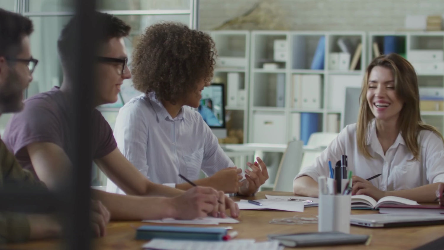 Magnetic, Writable & Projection Wallpaper and Paints | Scribble Wall ...